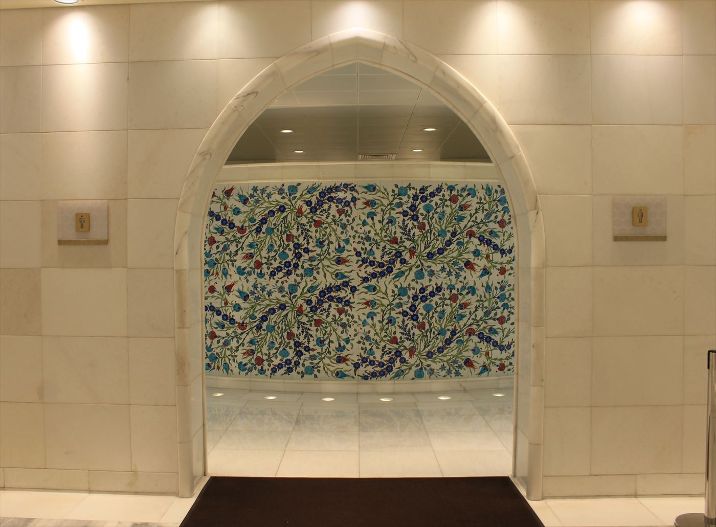【アブダビ旅行】アラビアの美しい水回りと外国人にとっての和式トイレの使い勝手 - トラベル-ログ・ドット・ネット